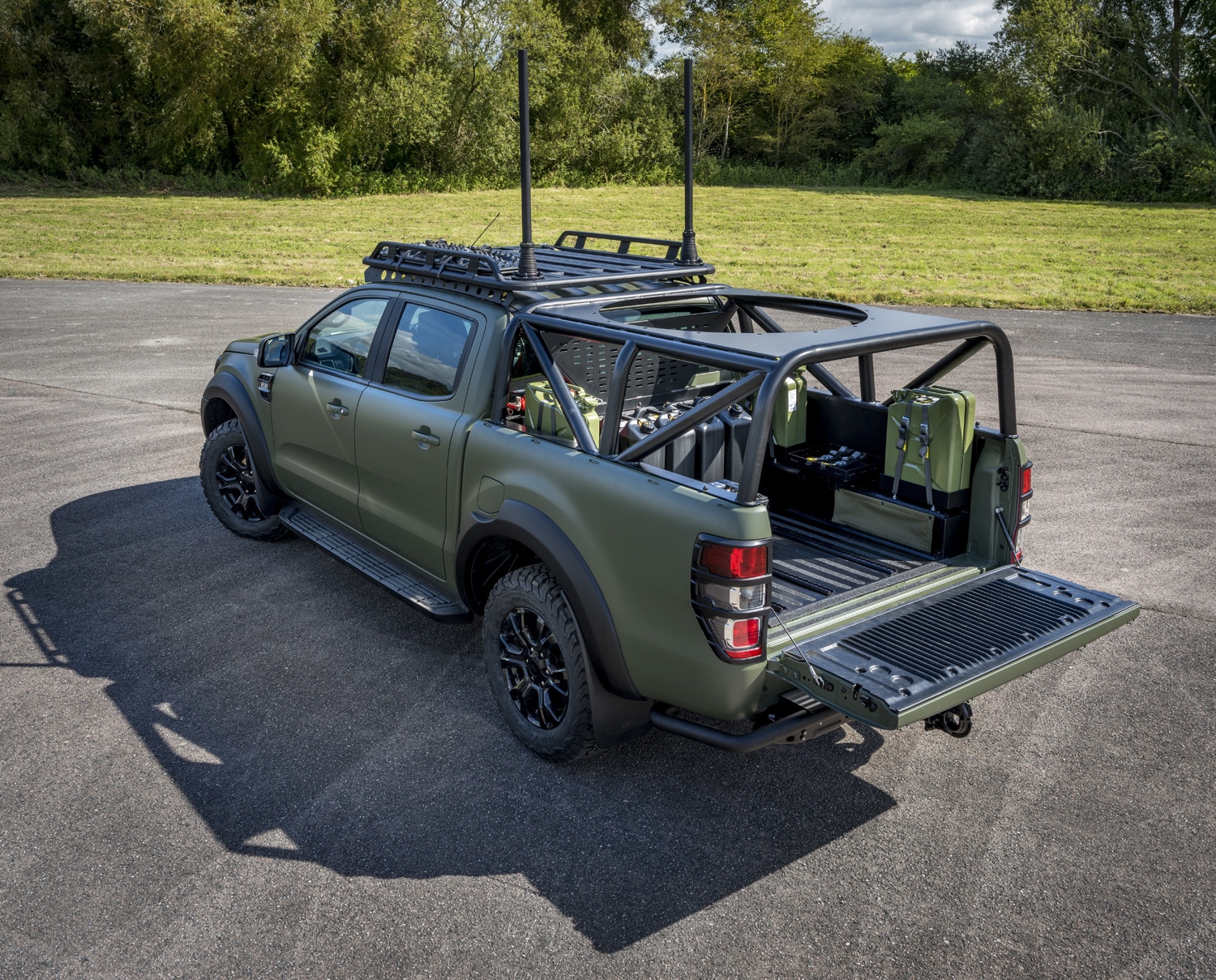 British specialist, Ricardo Engineering, develops militarised Ford ...