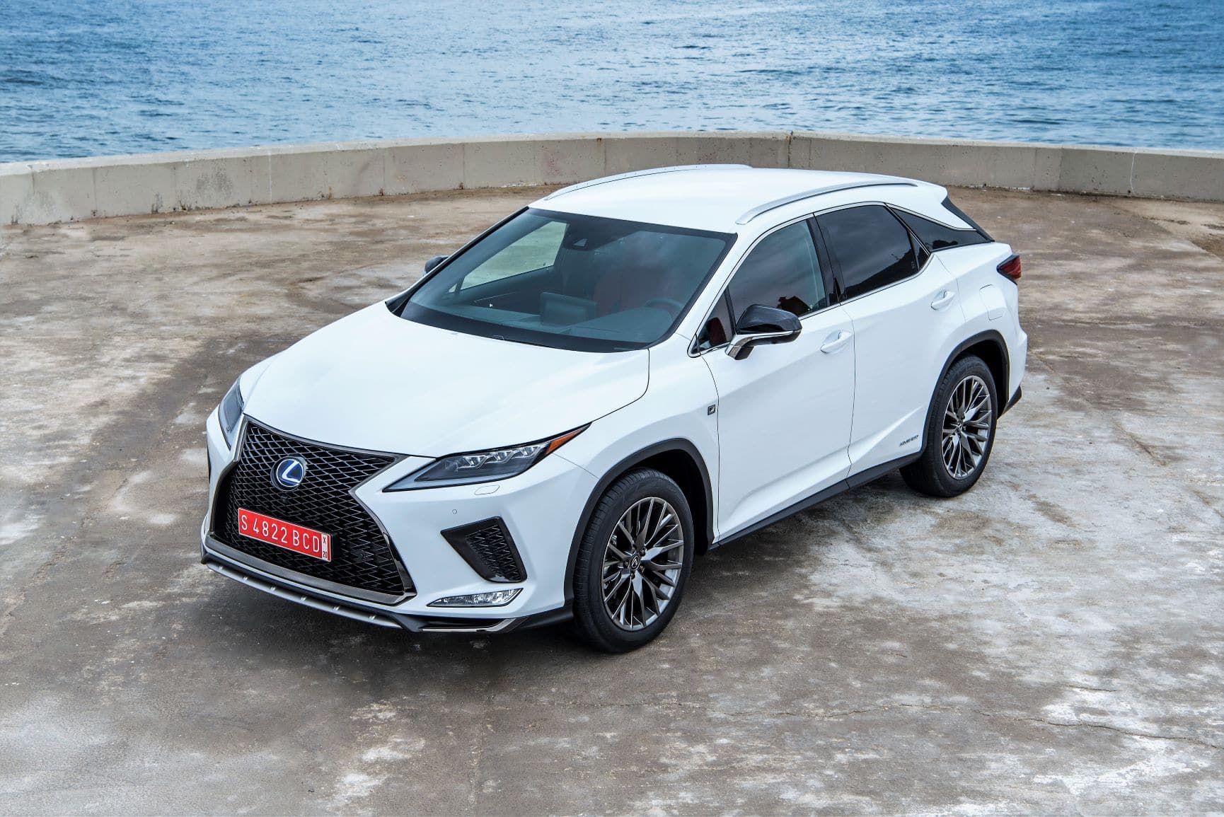 Lexus assumes a ‘same-but-different’ stance for its executive RX and RX ...