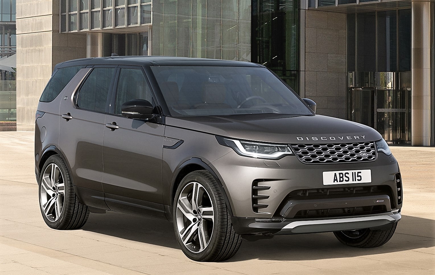 Land Rover attempts to turn sow’s ear Disco into an over-pricey silk ...